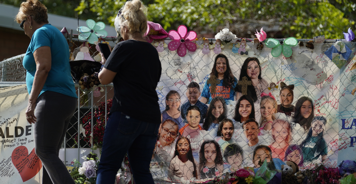 A más de tres meses del tiroteo en la primaria Robb de Uvalde, los alumnos regresan a clases en ...